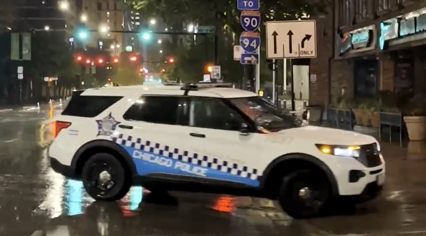 Armed Crew Terrorizes River North in Early Morning Gunpoint Robbery ...