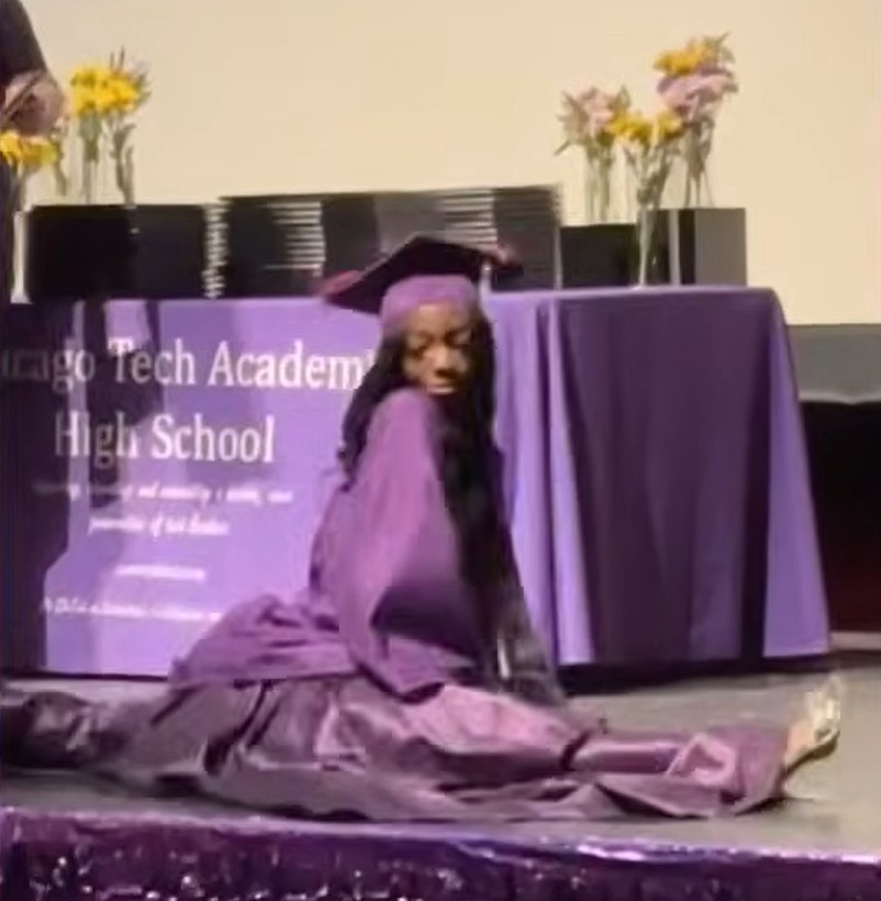 High School Withholds Chicago Graduate's Diploma After Stage Split Goes ...